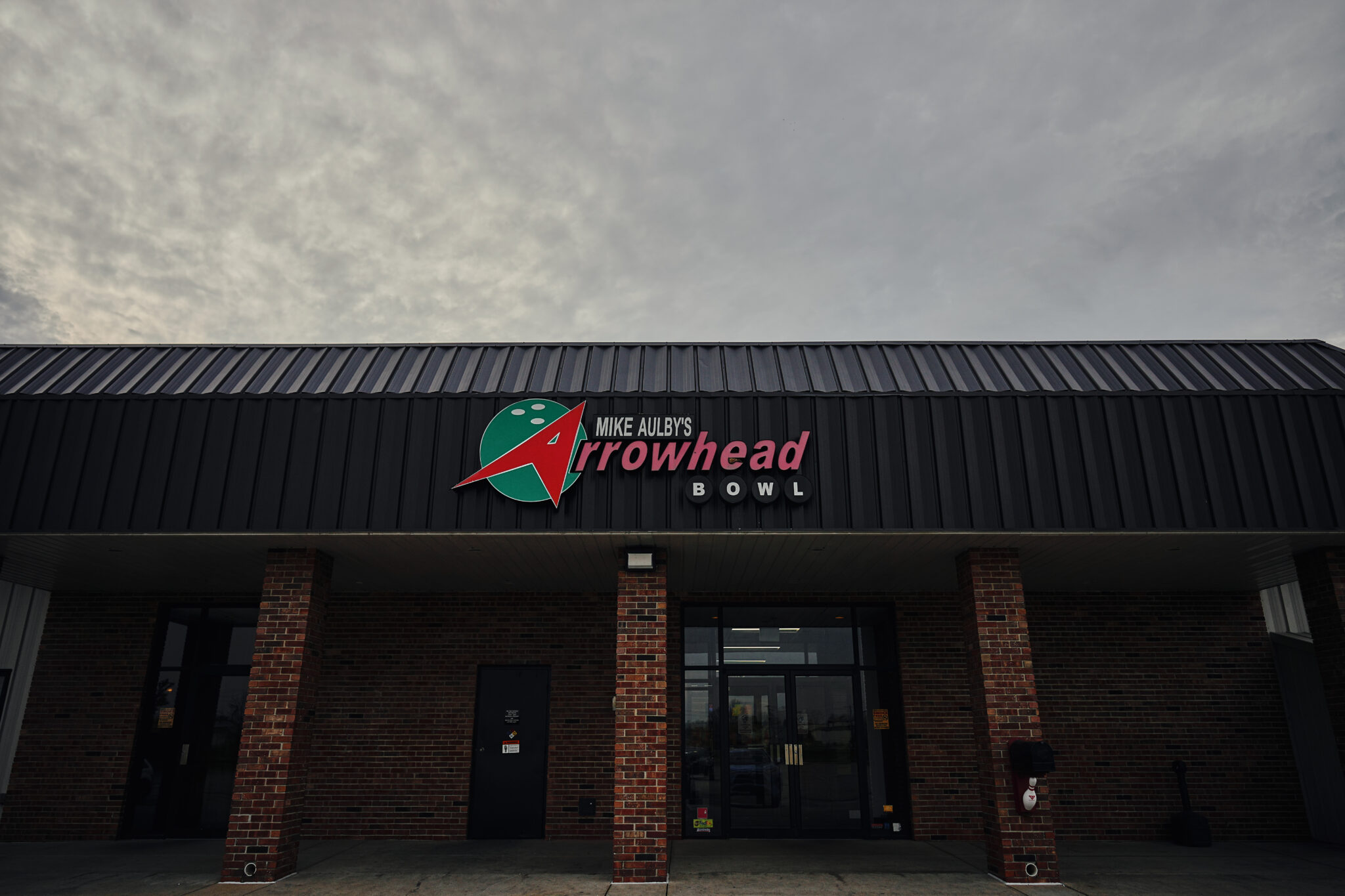 About Mike Aulby’s Arrowhead Bowl | Lafayette’s Family Entertainment Center